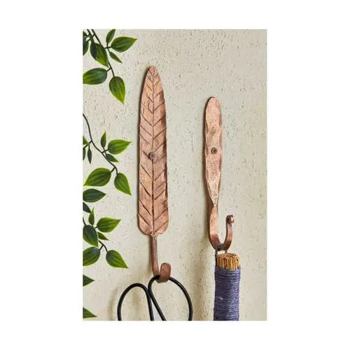 TAG Chic Handcrafted Leaf Design Forged Iron Wall Hook Decor