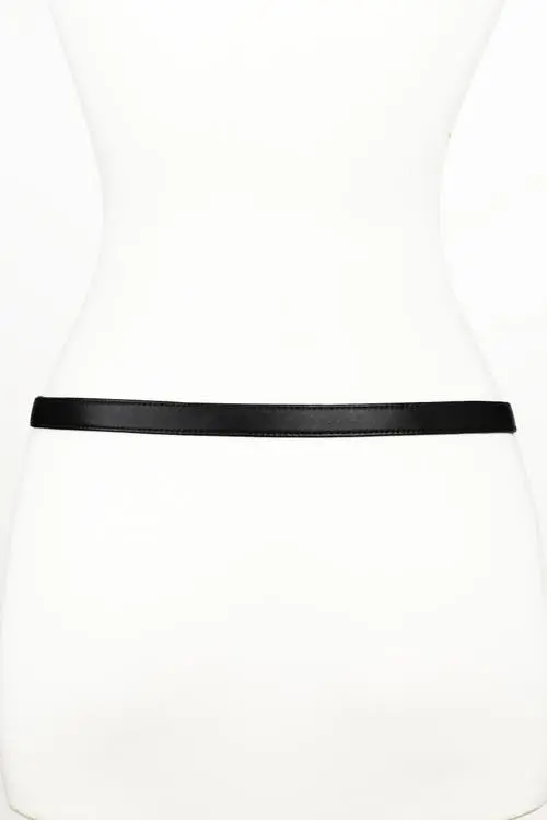 RAINA BELTS Harvey Horse Clasp Leather Belt - Black