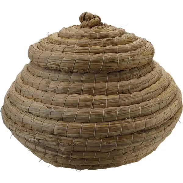 STORIED HOME Woven Straw Basket With Lid - Natural