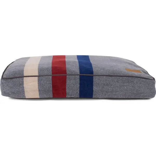 Pendleton Fleece Napper Pet Bed - Cabin Stripe Gray