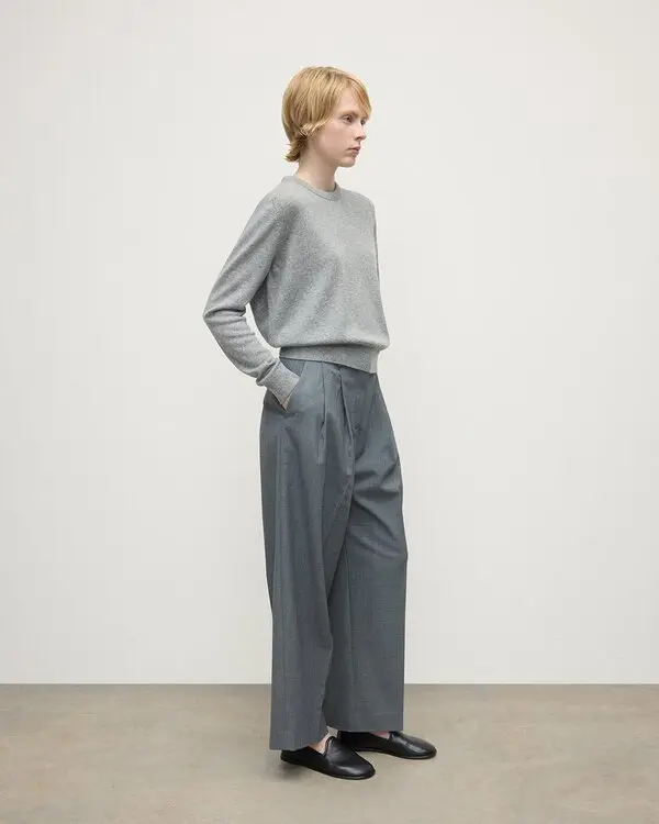 Johnstons Of Elgin Classic Cashmere Round Neck Jumper - Grey