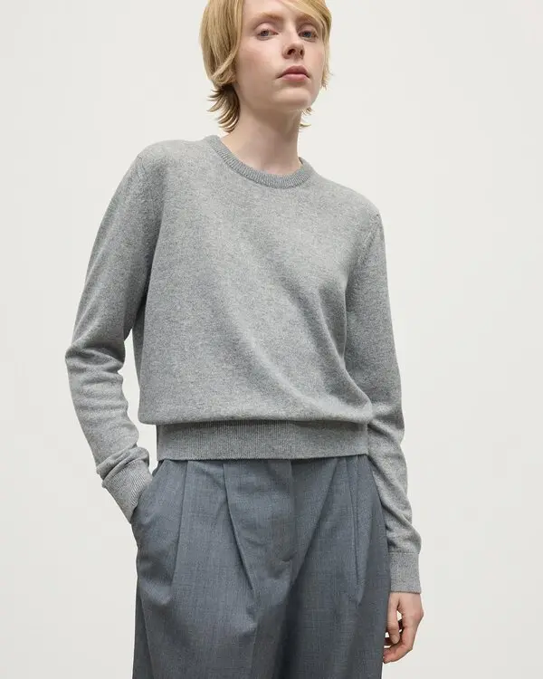 Johnstons Of Elgin Classic Cashmere Round Neck Jumper - Grey