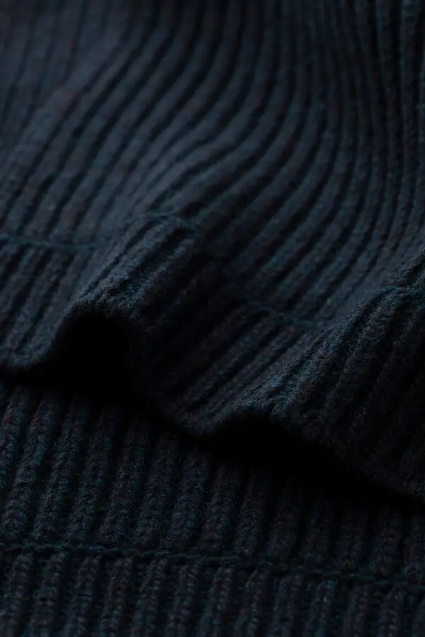 Johnstons Of Elgin Donegal Cashmere Dark Knitted Scarf - Navy