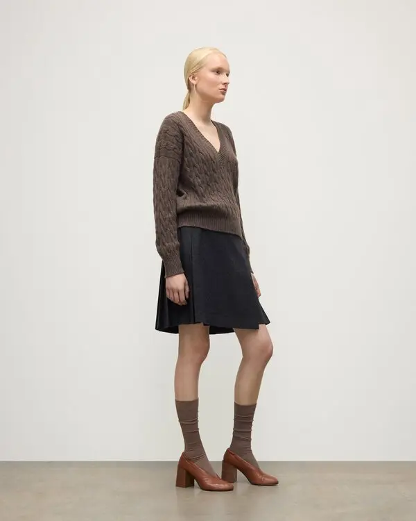 Johnstons Of Elgin Kylesku Deep V Cashmere Jumper - Brown