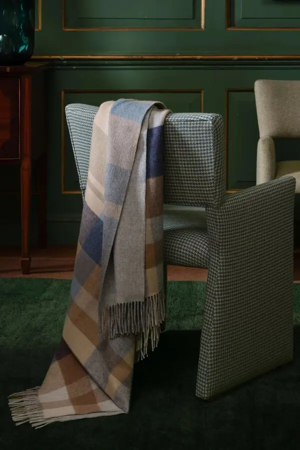 Johnstons Of Elgin Check Reversible Cashmere Throw In Birch - Grey