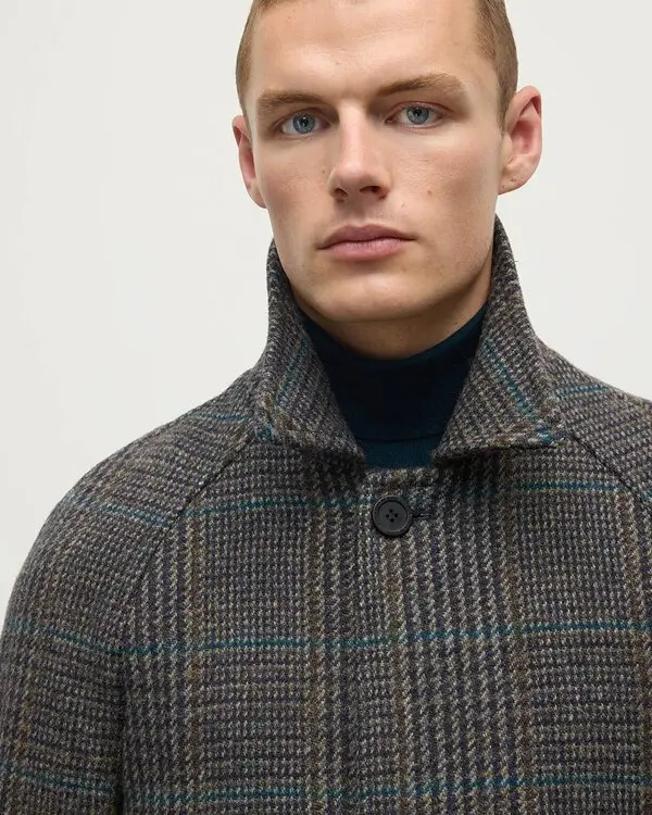 Johnstons Of Elgin The Balmacaan Coat