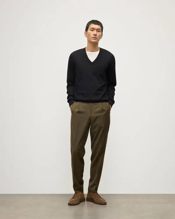 Johnstons Of Elgin V-neck Cashmere Jumper - Black
