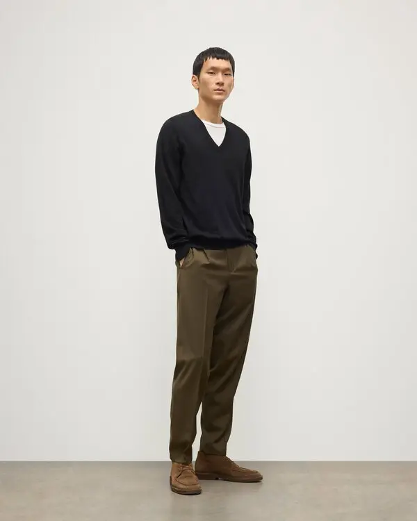 Johnstons Of Elgin V-neck Cashmere Jumper - Black