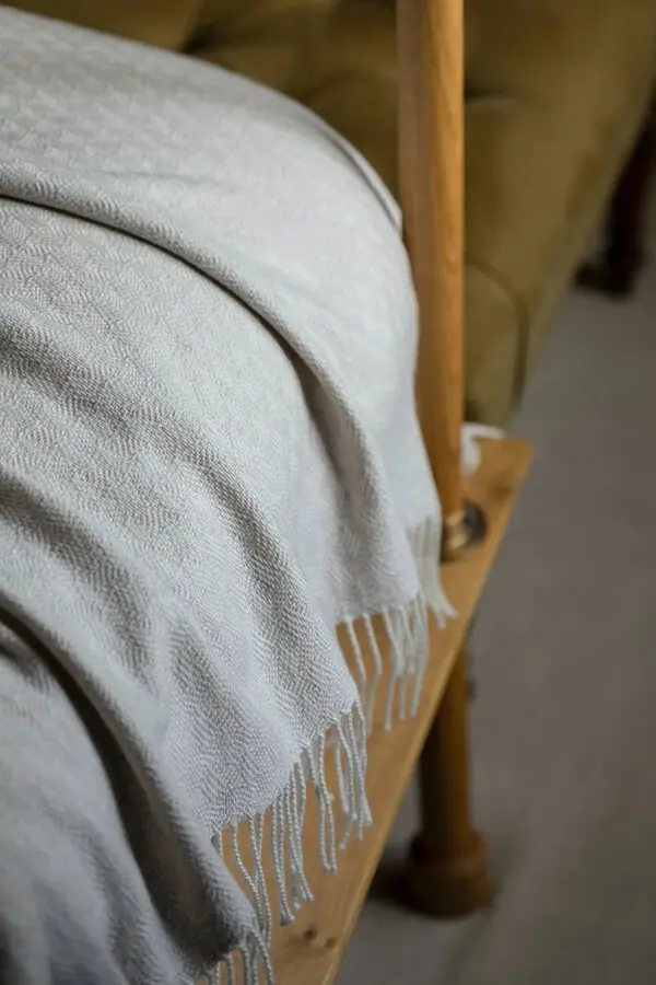 Johnstons Of Elgin Trellis Weave Merino Bed Throw In Silver