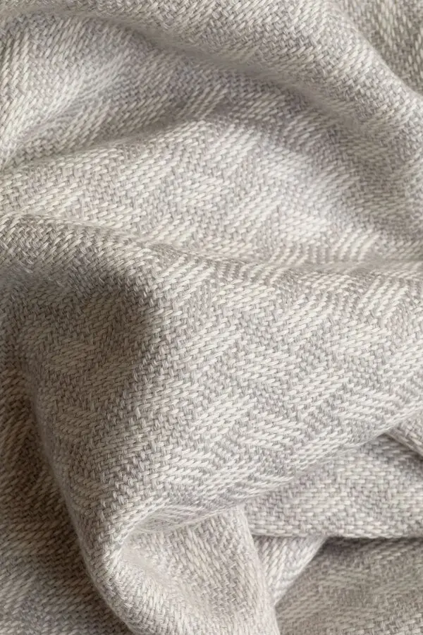Johnstons Of Elgin Trellis Weave Merino Bed Throw In Silver