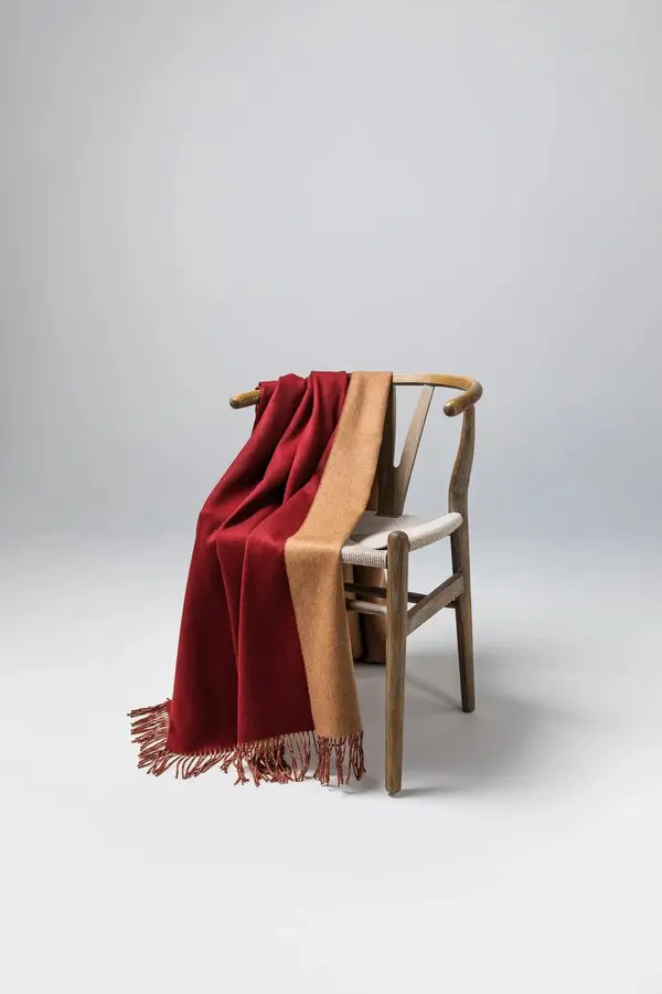Johnstons Of Elgin Reversible Dark & Camel Cashmere Throw - Red