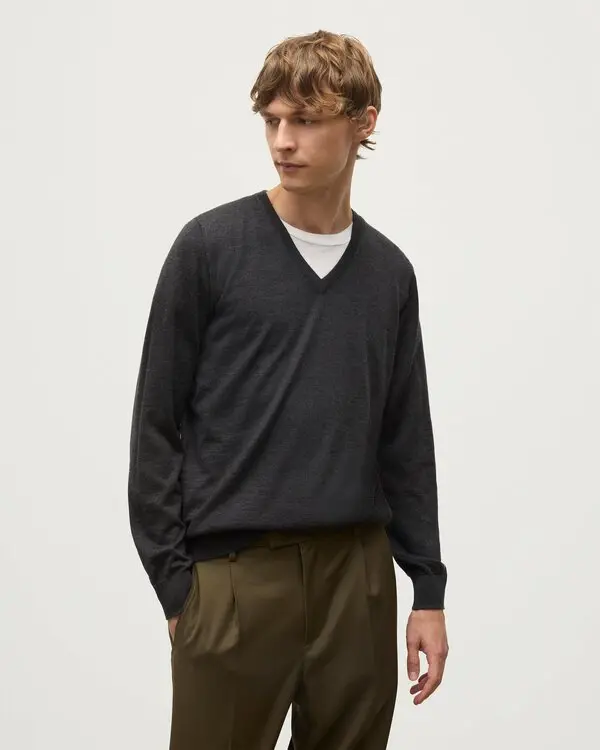 Johnstons Of Elgin Fin V-neck Superfine Cashmere Jumper - Grey