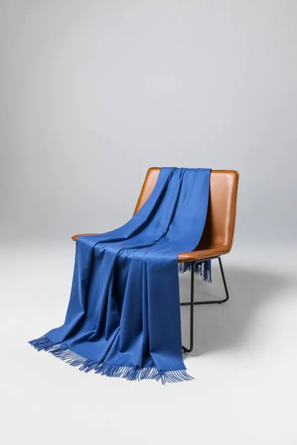 Johnstons Of Elgin Bright Cashmere Throw - Blue