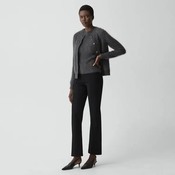 Theory Kick Pant In Crepe Knit - Black