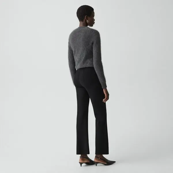 Theory Kick Pant In Crepe Knit - Black