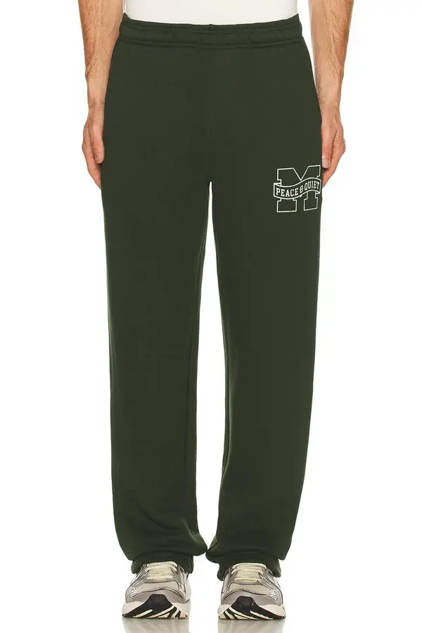 MUSEUM OF PEACE & QUIET Banner Sweatpants In Green - Forest