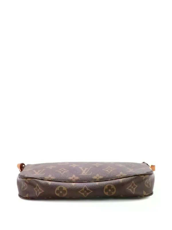 LOUIS VUITTON Pochette Accessoires Nm Monogram Canvas Clutch - Brown
