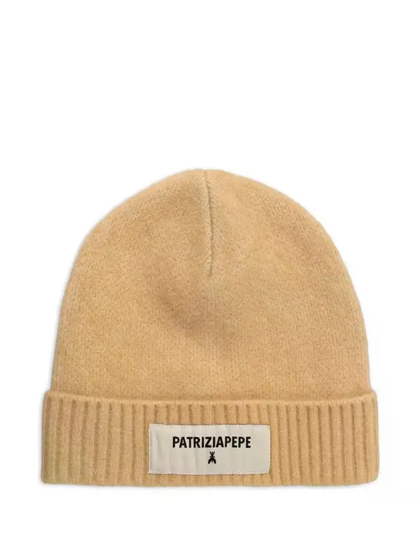 Patrizia Pepe Ribbed Beanie Hat With Logo Patch - Neutrals