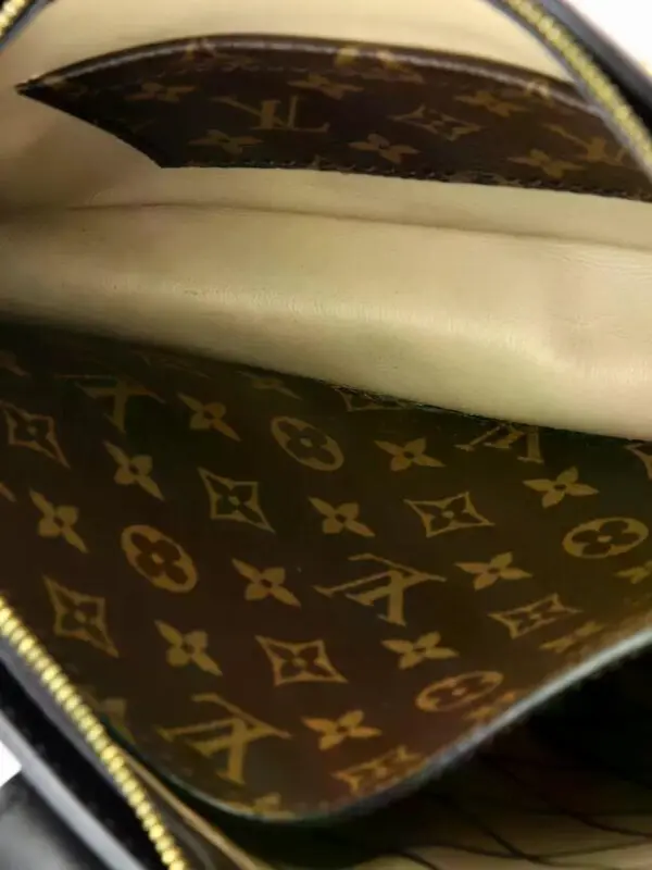 LOUIS VUITTON Trunk Reverse Monogram Canvas Clutch - Brown