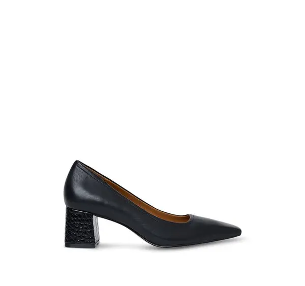 Andre Assous Amelia Pumps