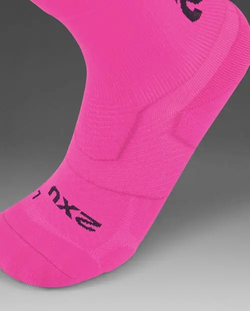2xu Vectr Light Cushion Crew Socks - Fuchsia/black