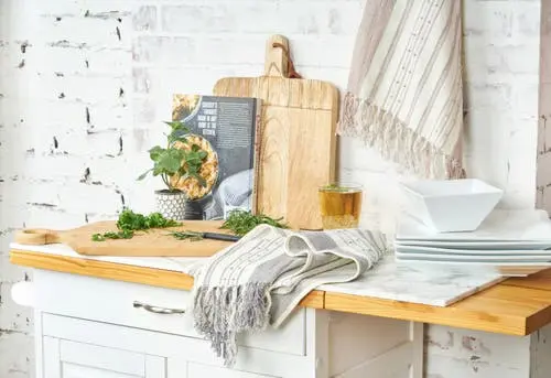 CAROL & FRANK Oriana Natural Striped Towel