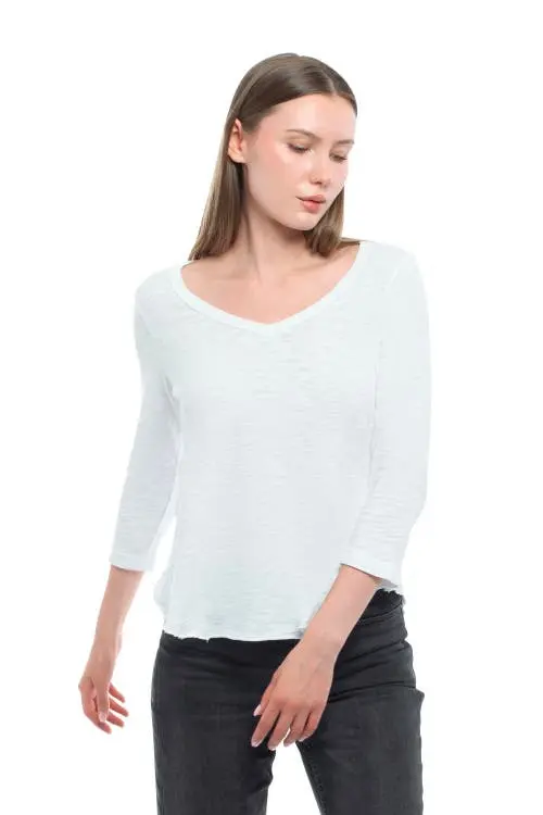 WILT CLOTHING 3/4 Sleeve V-neck Shirttail Tee With Raw Hem - White