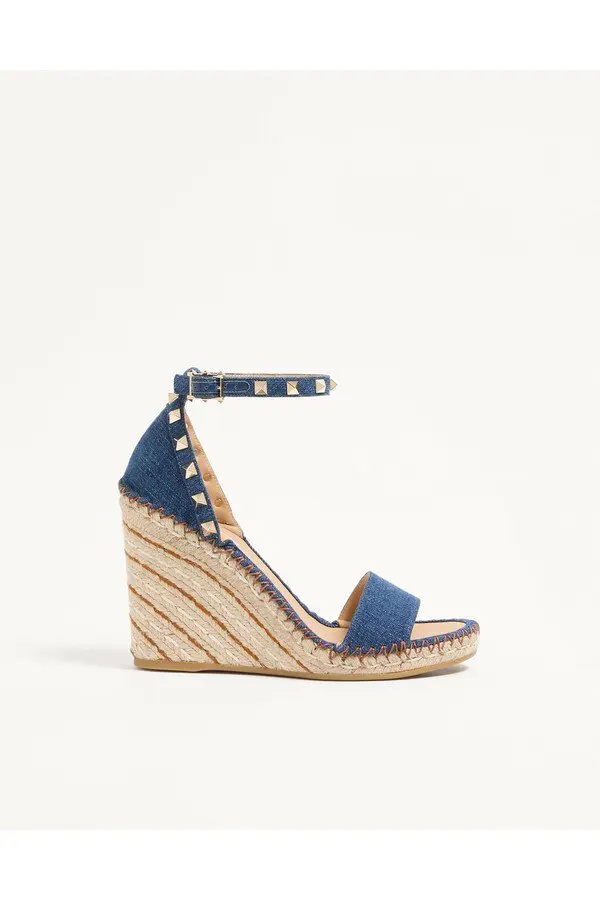 Valentino Garavani Rockstud Double Wedge Denim Sandals - Blue
