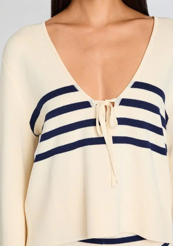 SEROYA Chrys Sweater - Eggshell/navy