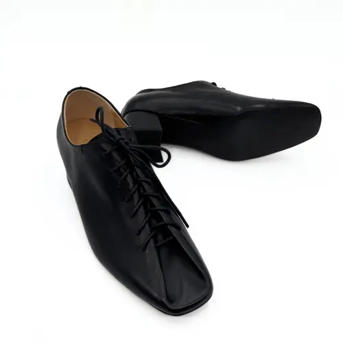 AMIE RAFA Earl Choked Up Pump - Black