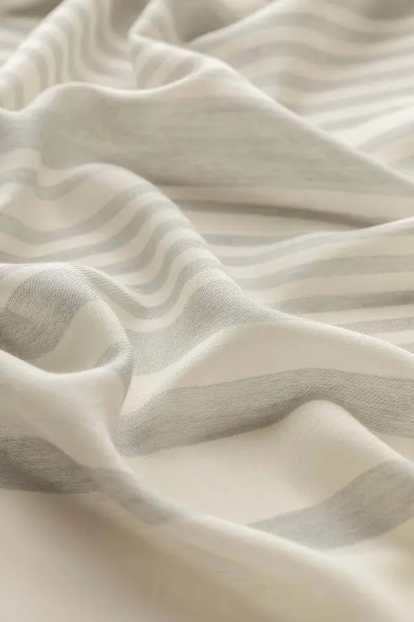Johnstons Of Elgin Tissue Stripe Pareo