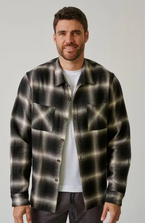 LEISURE LAB Coyote Flannel Button Up