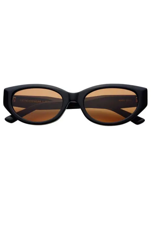 FREYRS EYEWEAR Ameli Cat Eye Sunglasses - Black