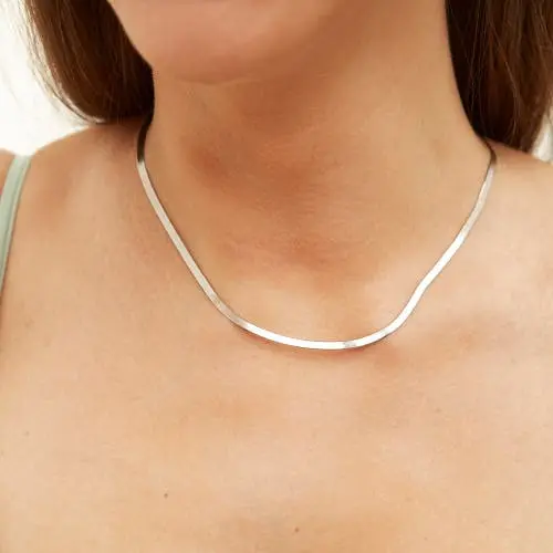 SPERO LONDON Bold Herringbone Flat Snake Chain Necklace - Silver