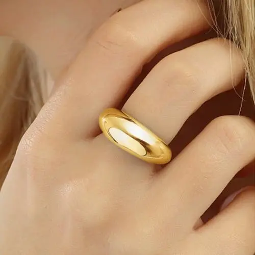 SPERO LONDON Dome Crescent Ring - Gold