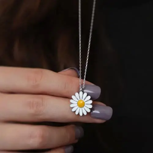 SPERO LONDON Sterling Daisy Pendant Necklace - Silver