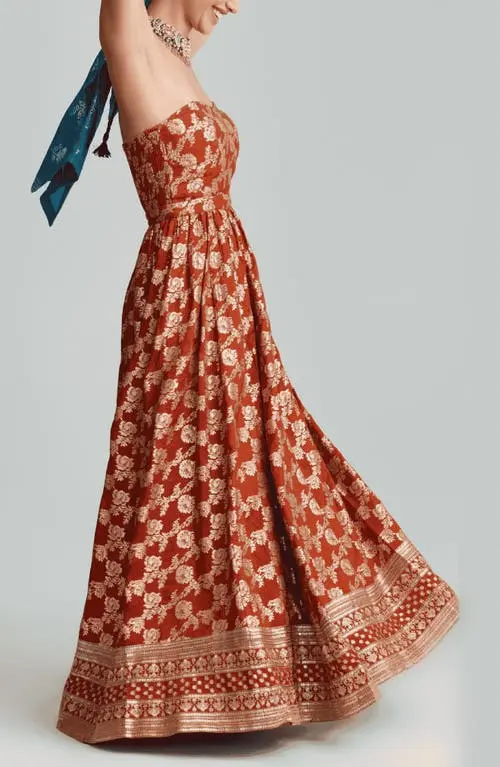 HOLICHIC Amber Metallic Embroidery Strapless Gown