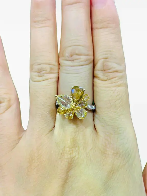 HYT JEWELRY Cocktail Diamond Ring - Silver