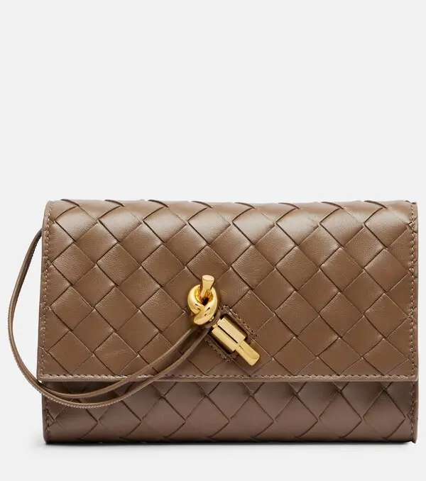 Bottega Veneta Andiamo Intrecciato Leather Clutch - Brown