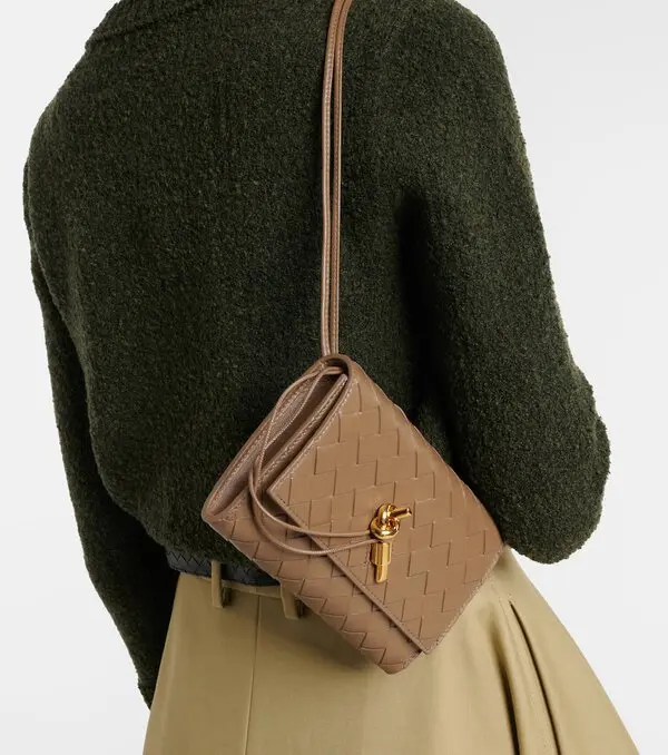 Bottega Veneta Andiamo Intrecciato Leather Clutch - Brown