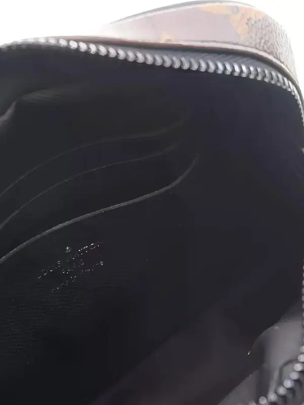 LOUIS VUITTON 2010s Christopher Wearable Monogram Crossbody Bag