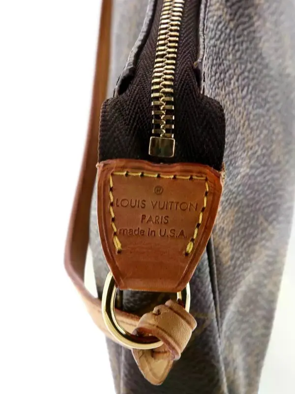 LOUIS VUITTON Pochette Accessoires Nm Monogram Clutch - Brown