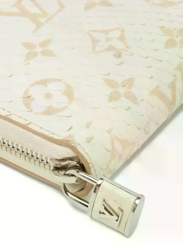 LOUIS VUITTON Zippy Wallet - White