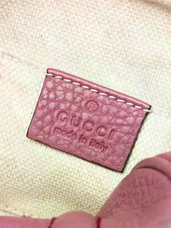 Gucci 2016-2025 Mini Pebbled Calfskin Soho Chain Crossbody Bag - Pink