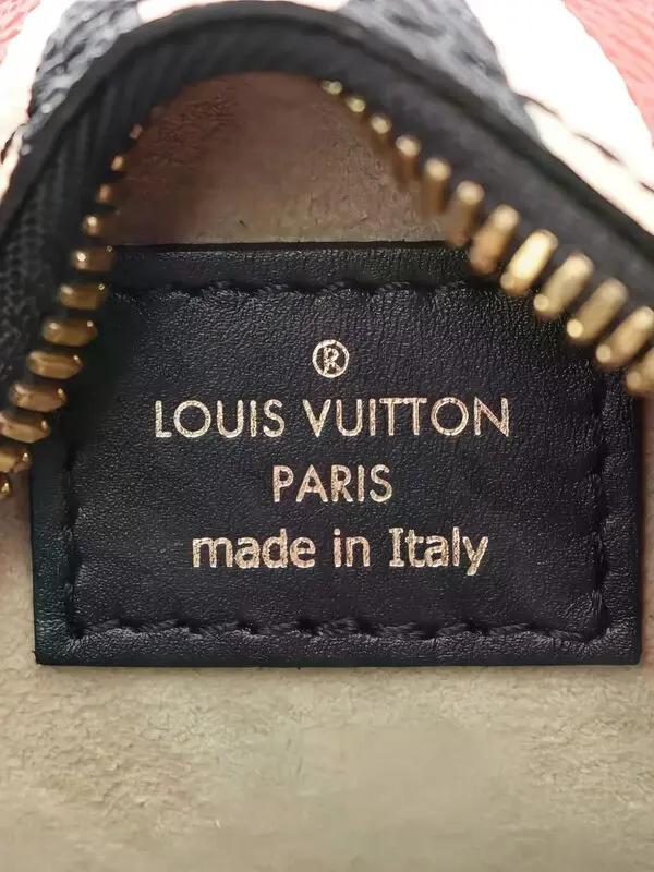 LOUIS VUITTON 2020 Crafty Boite Chapeau Souple Shoulder Bag - Red