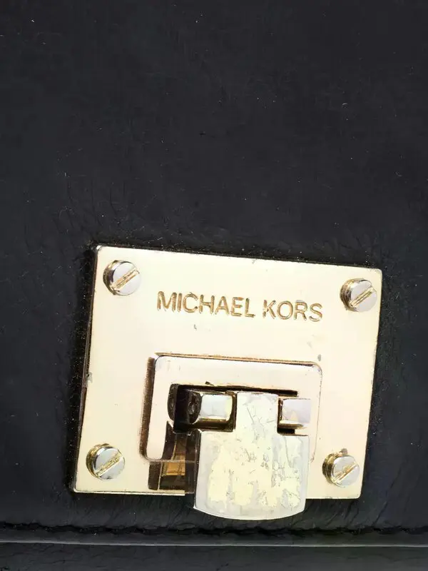 Michael Kors 2010s Leather Flap Wallet