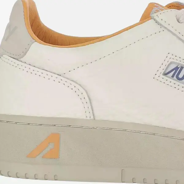 AUTRY Medalist Perforated Suede Insert Sneakers - Neutrals
