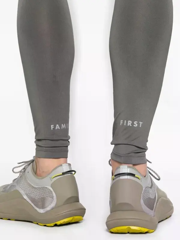 FAMILY FIRST Side-pocket Performance Leggins