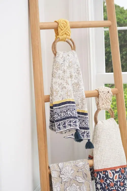 CAROL & FRANK Natural Dishtowel Holder