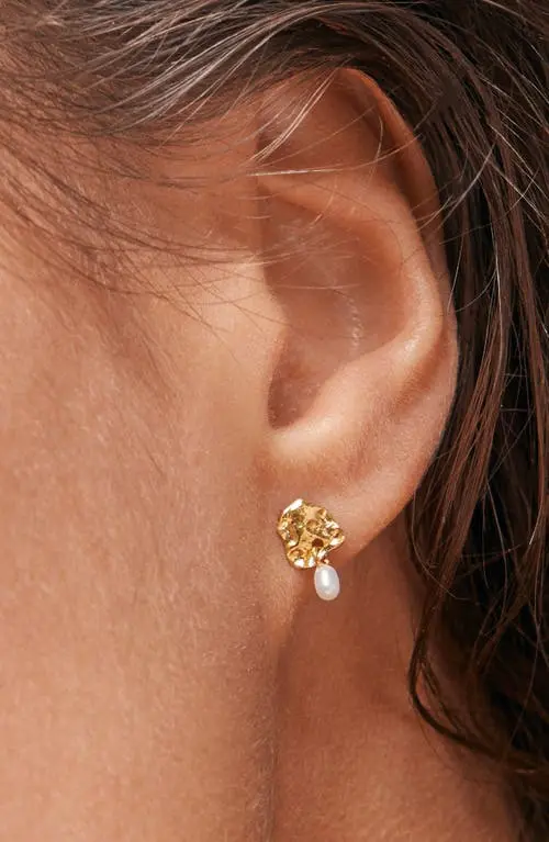ENAMEL COPENHAGEN Mio Pearl Studs